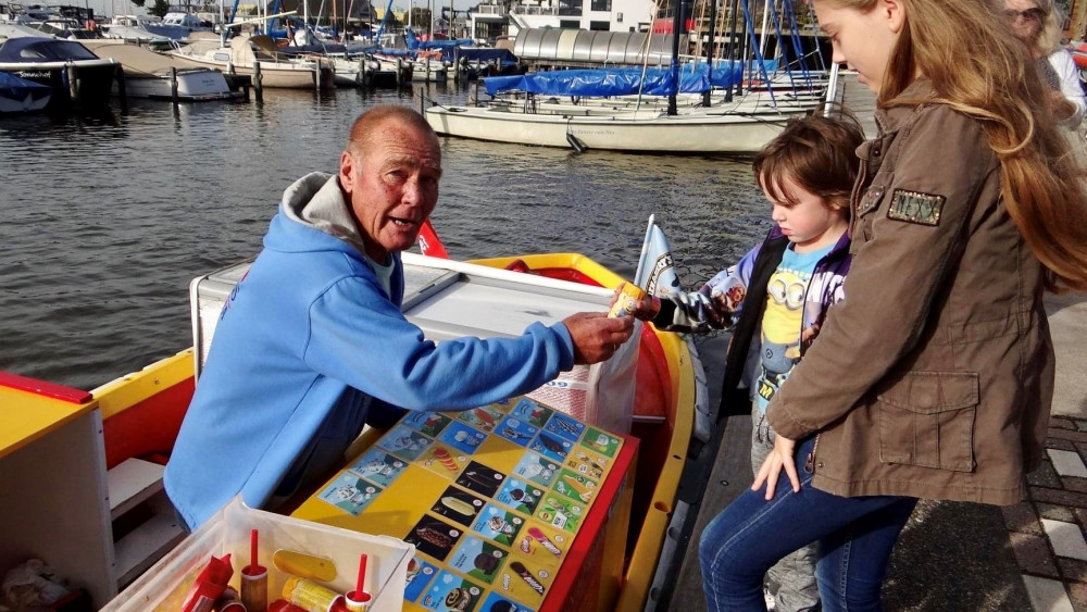 Loosdrechter Ben Copier van de bekende gele ijsboot overleden - NH Nieuws