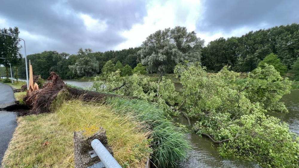 Storm Poly raast over West-Friesland, hoogtepunt lijkt voorbij - NH Nieuws