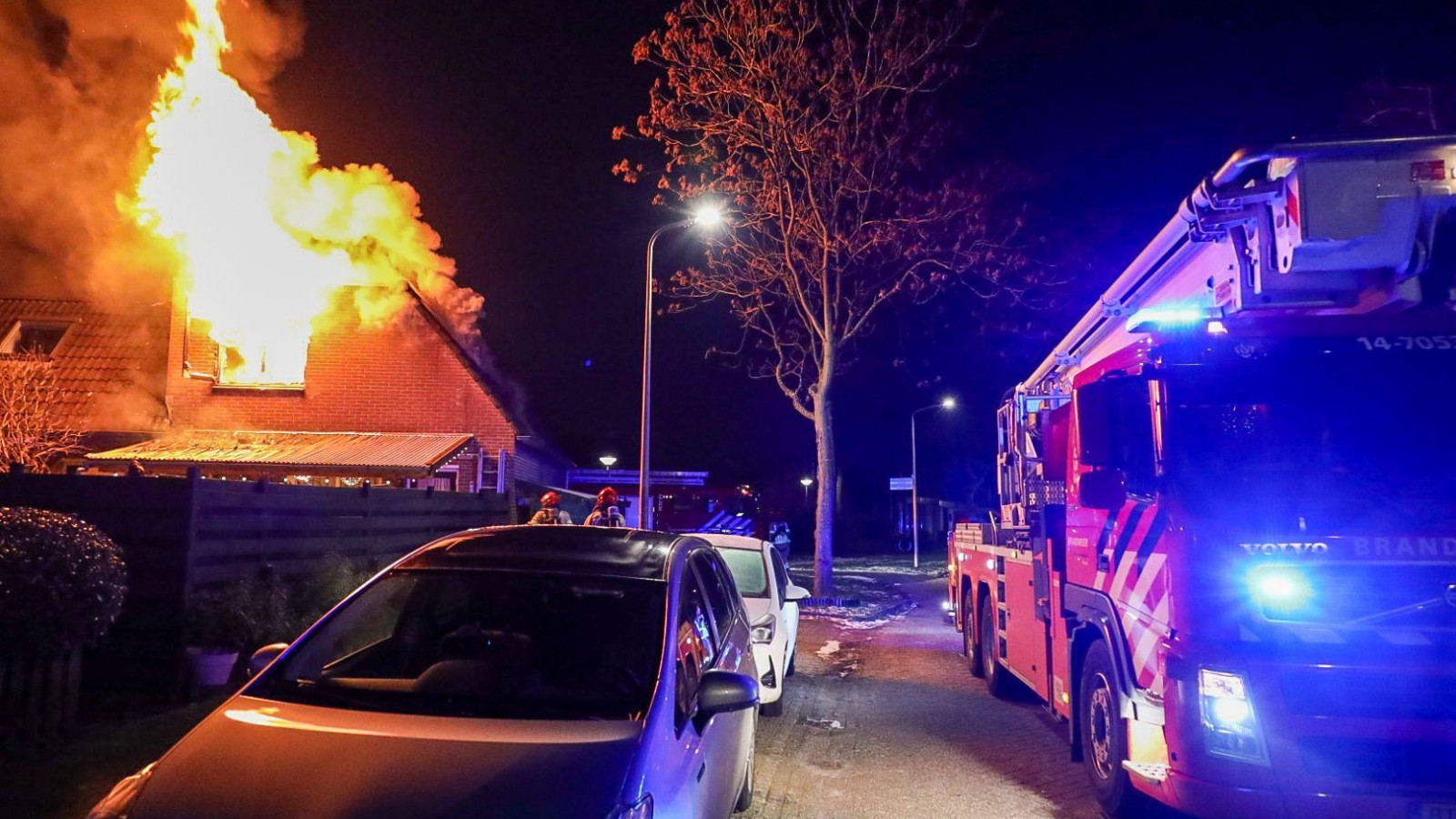 Uitslaande brand in woning in Huizen - NH Nieuws