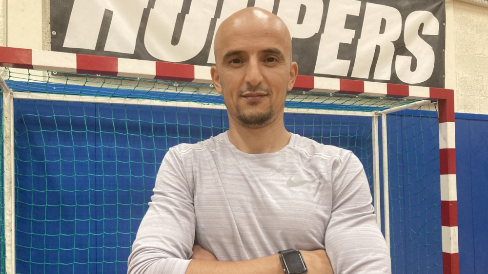 Zaalvoetbal: Najib Taki blijft toch trainer van 't Veerhuys - NH Nieuws Zaalvoetbal: Najib Taki blijft toch trainer van 't Veerhuys - NH Nieuws